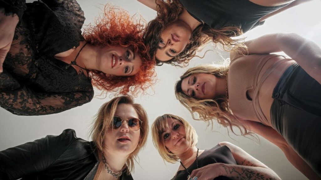 STRANGE KIND OF WOMEN - Magazin3 Bad Reichenhall
